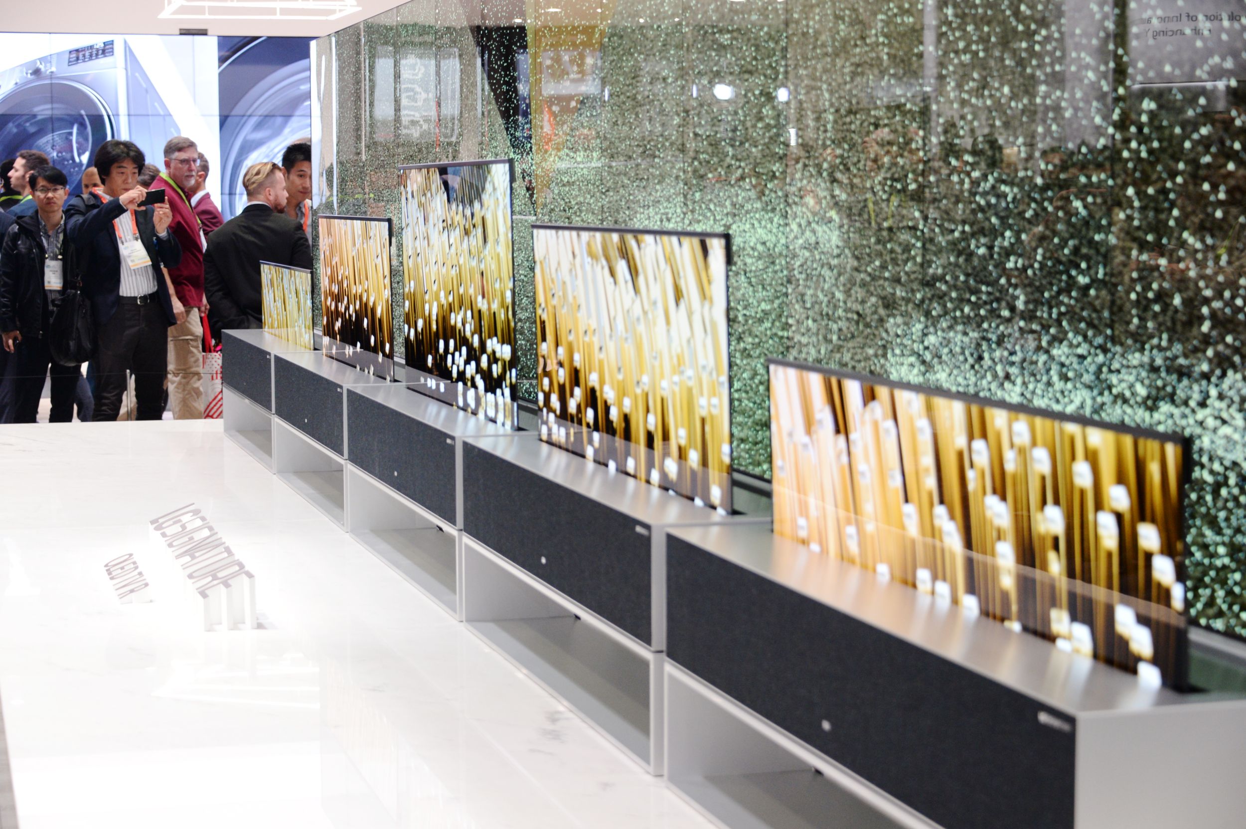 LG 롤러블 올레드 TV, CES 2019 ‘최고 TV’ 선정 – LG전자 뉴스룸