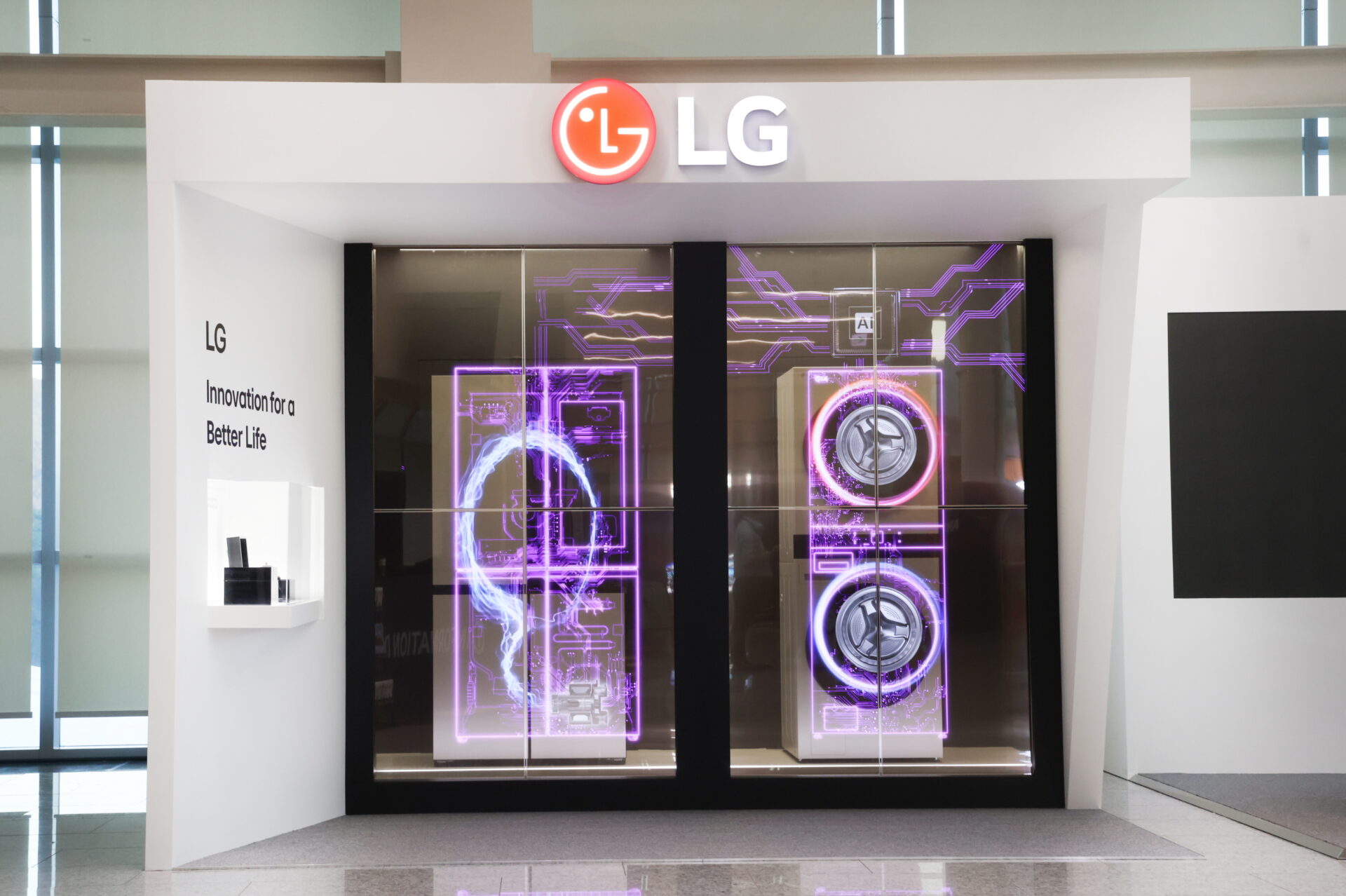 LG전자, 투명 올레드 TV로 만든 초대형 샹들리에로 2025년 APEC 정상회의 빛낸다 – LG전자 뉴스룸